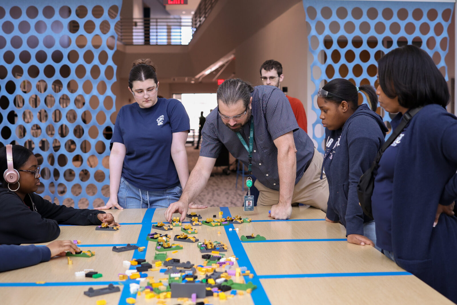 Four Visiting High Schools Make HU's First ADMA Day a Resounding Success