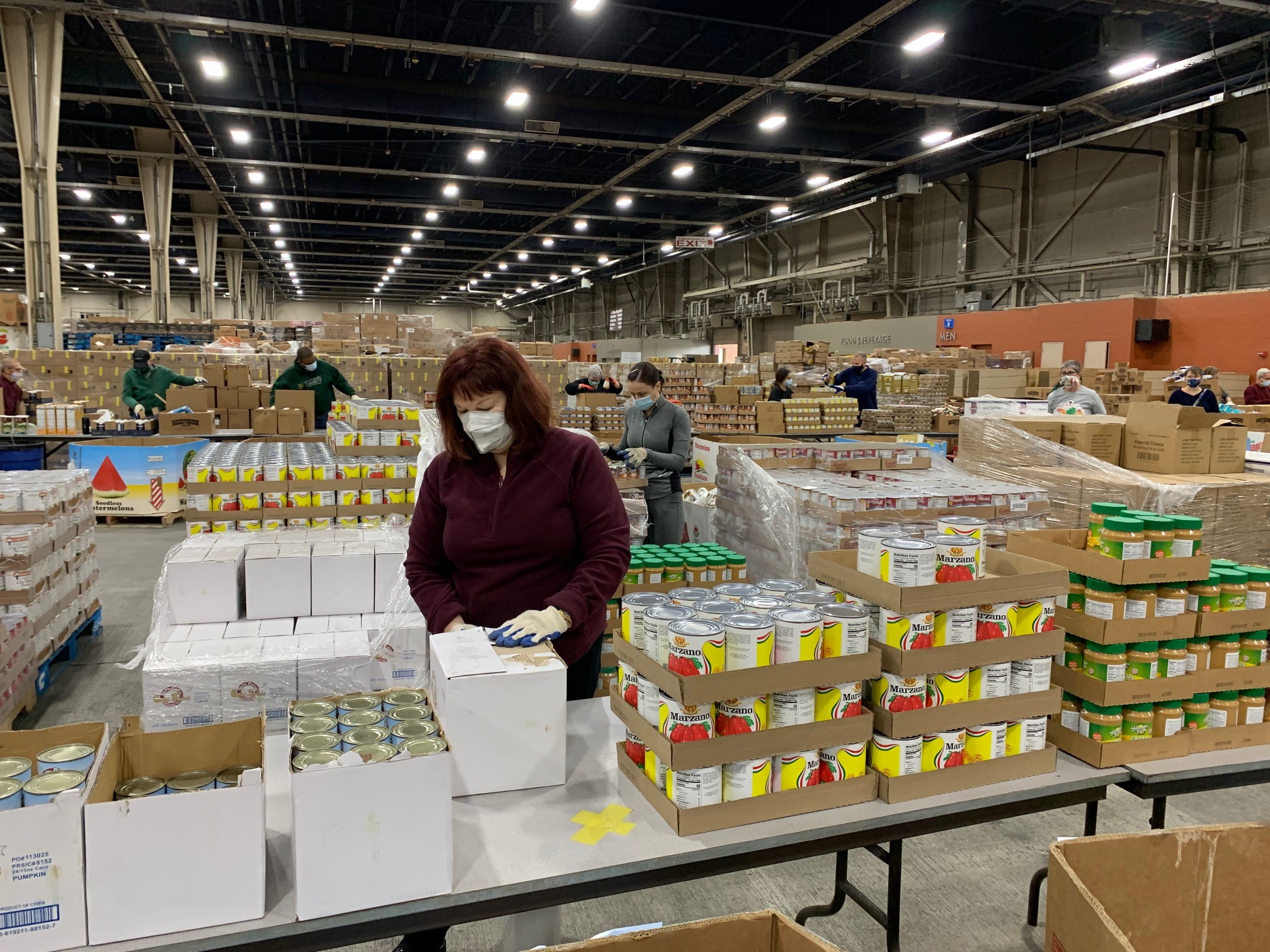 HU volunteers with Food Bank - Harrisburg University