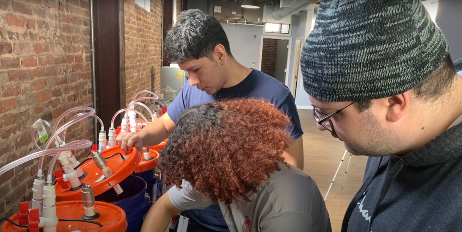 Students Gain Hands-On Experience in Sustainable Food and Plant Production